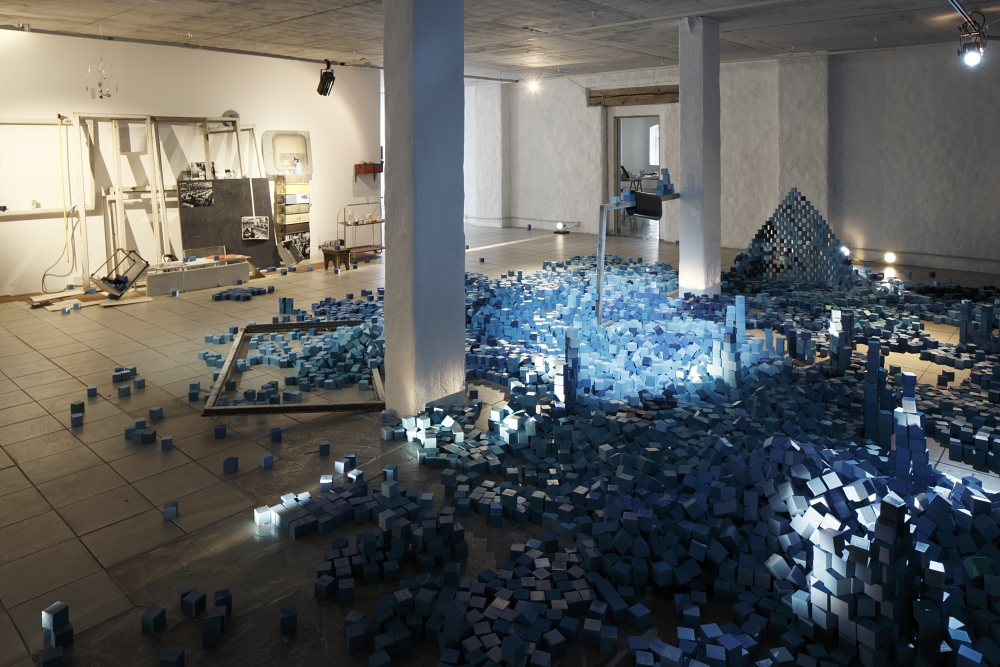 Eva Vēvere / poetic robotism projects